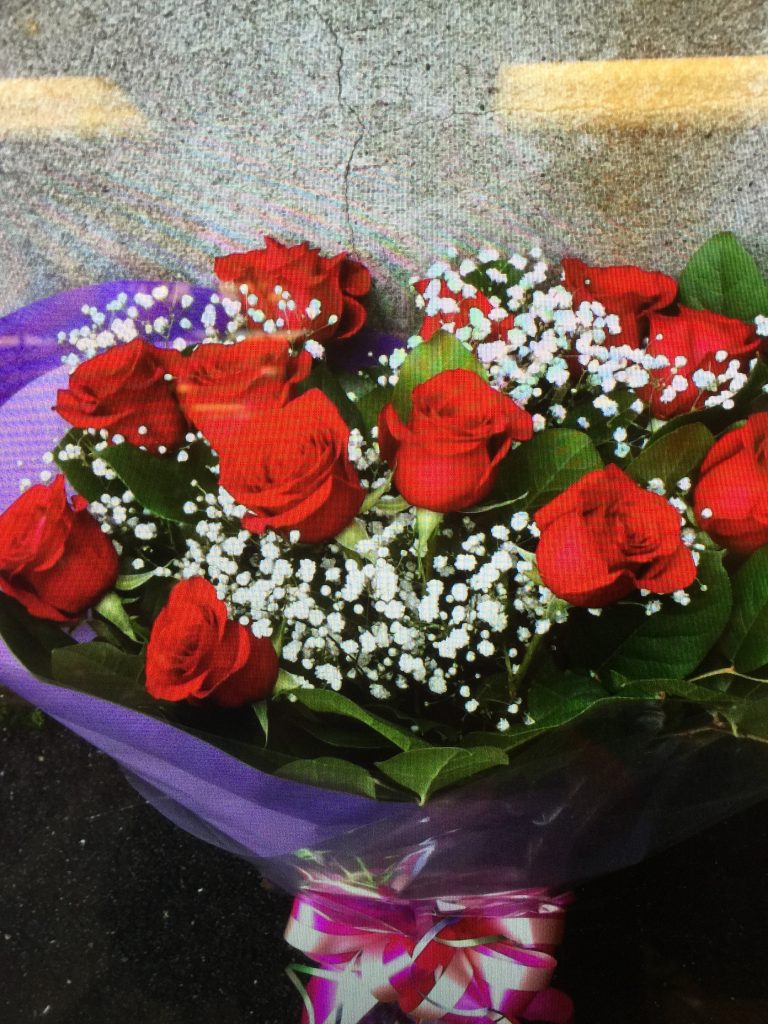 One Dozen Roses Bouquet - Beautiful Roses